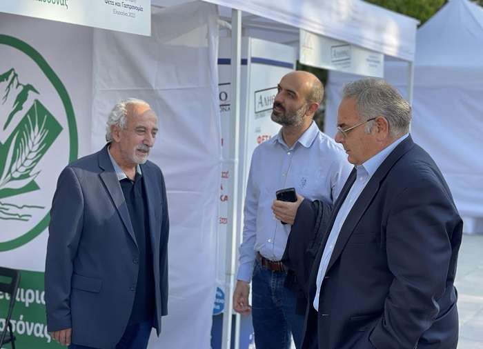 Ο ΧΑΙΡΕΤΙΣΜΟΣ ΤΟΥ ΓΙΩΡΓΟΥ ΛΑΜΠΡΟΥΛΗ ΣΤΗ ΓΙΟΡΤΗ ΦΕΤΑΣ ΕΛΑΣΣΟΝΑΣ – Ελασσόνα