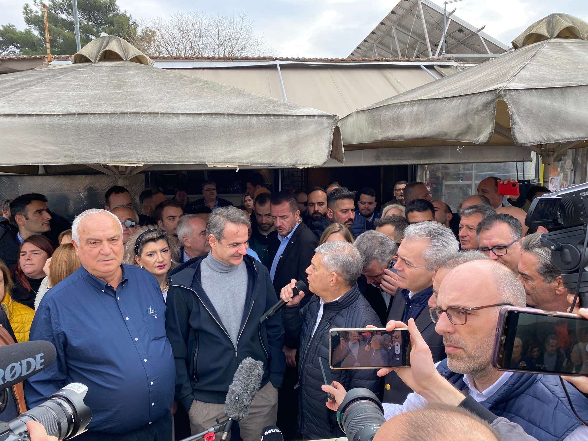 ΜΕ ΑΓΡΟΤΕΣ ΣΤΟΝ ΠΛΑΤΥΚΑΜΠΟ Ο ΚΥΡ. ΜΗΤΣΟΤΑΚΗΣ - LarisaNew