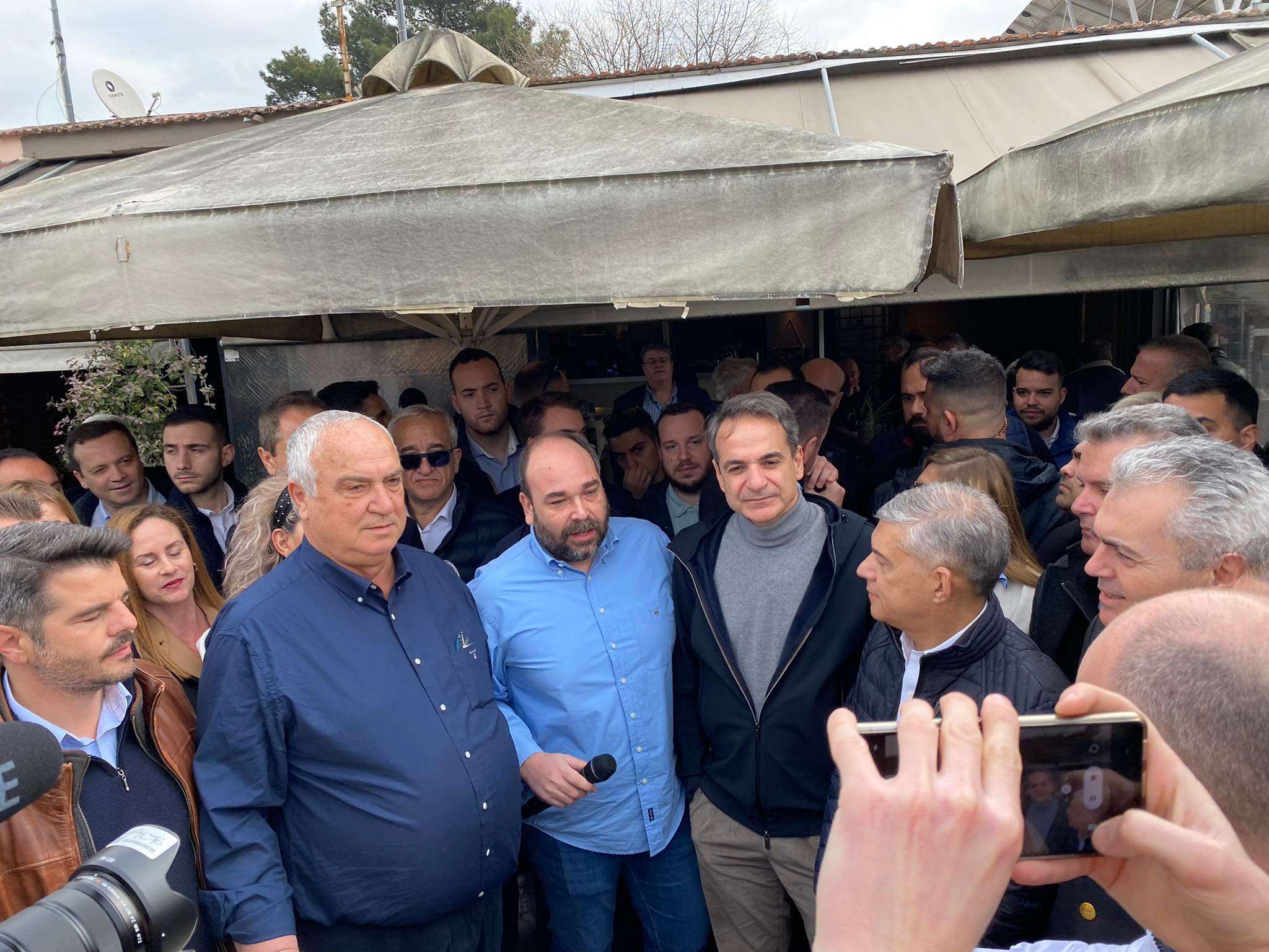 ΜΕ ΑΓΡΟΤΕΣ ΣΤΟΝ ΠΛΑΤΥΚΑΜΠΟ Ο ΚΥΡ. ΜΗΤΣΟΤΑΚΗΣ - LarisaNew