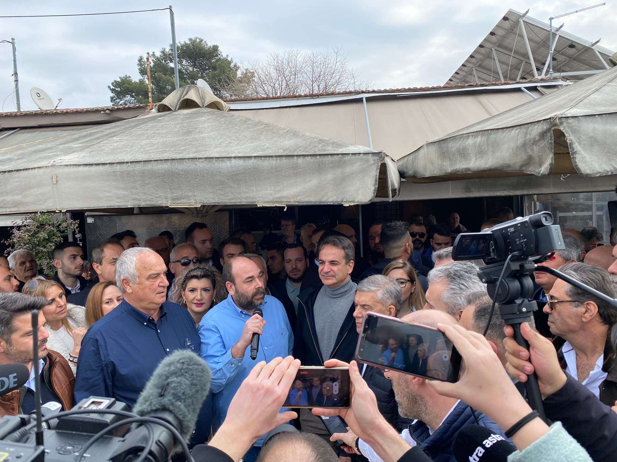 ΜΕ ΑΓΡΟΤΕΣ ΣΤΟΝ ΠΛΑΤΥΚΑΜΠΟ Ο ΚΥΡ. ΜΗΤΣΟΤΑΚΗΣ - LarisaNew