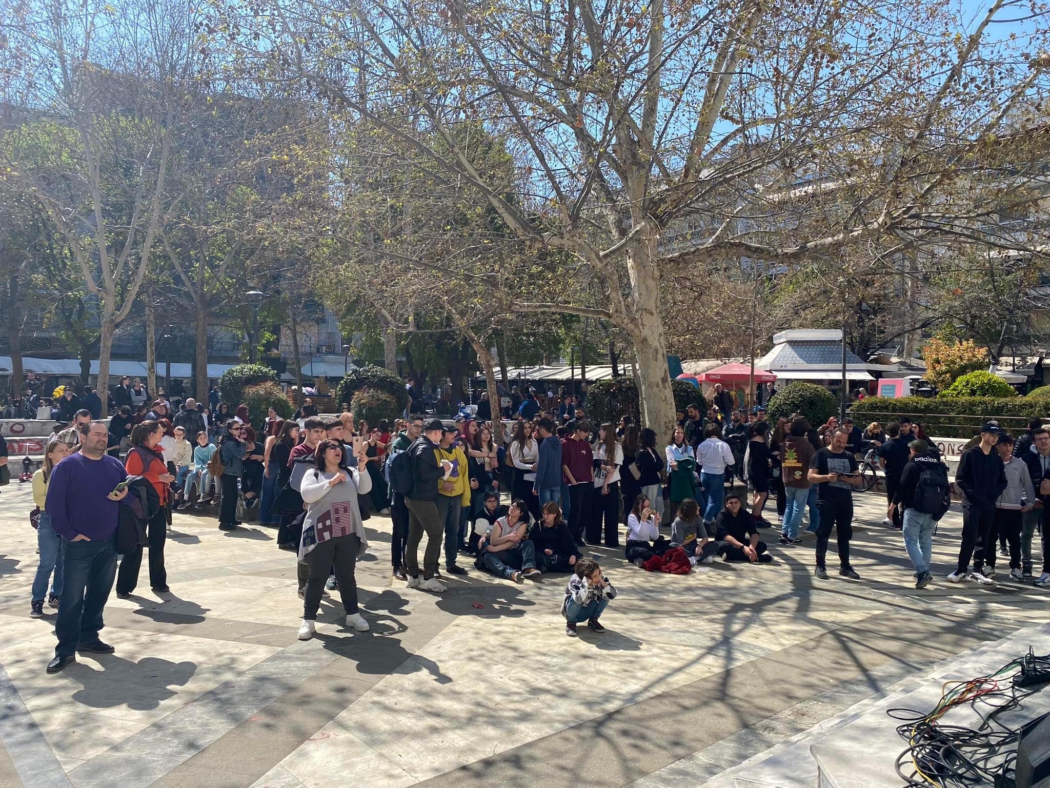 ΜΕΓΑΛΗ ΣΥΝΑΥΛΙΑ ΟΡΓΗΣ ΓΙΑ ΤΟ ΕΓΚΛΗΜΑ ΤΩΝ ΤΕΜΠΩΝ ΣΤΗ ΛΑΡΙΣΑ - LarisaNew