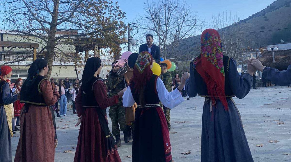 Στο Δαμάσι για το έθιμο της γκαμήλας ο Στέλιος Τσικριτσής - LarisaNew